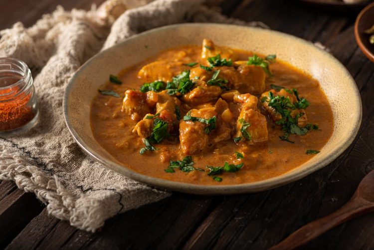 Receita de Strogonoff de Frango: Cremoso, Saboroso e Simples Receita de Strogonoff de Frango: Cremoso, Saboroso e Simples