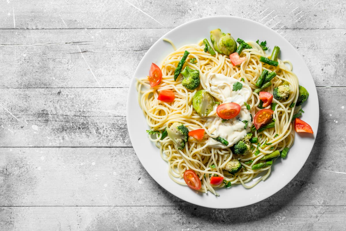 Receita de yakissoba de legumes saudável e de fácil preparo Receita de yakissoba de legumes saudável e de fácil preparo
