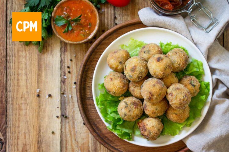 Receita de bolinho de arroz: Como fazer o petisco perfeito